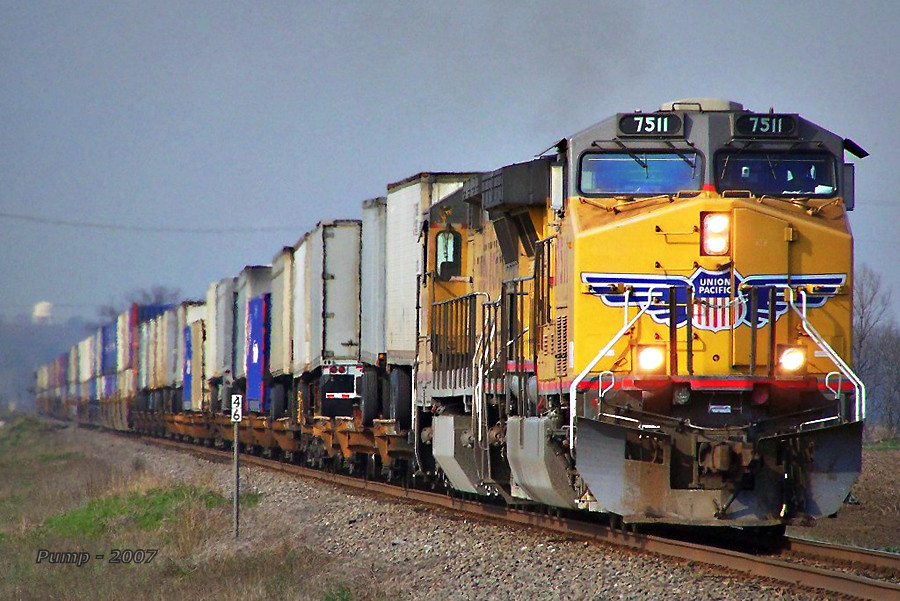 Southbound UP Intermodal Train